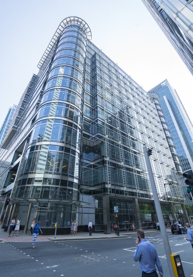 Modern Glass Building at Canary Wharf London - LONDON, ENGLAND ...