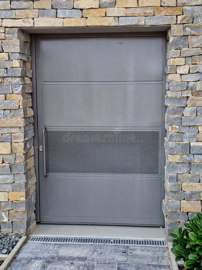 211 Limestone Cladding House Stock Photos - Free & Royalty-Free Stock ...