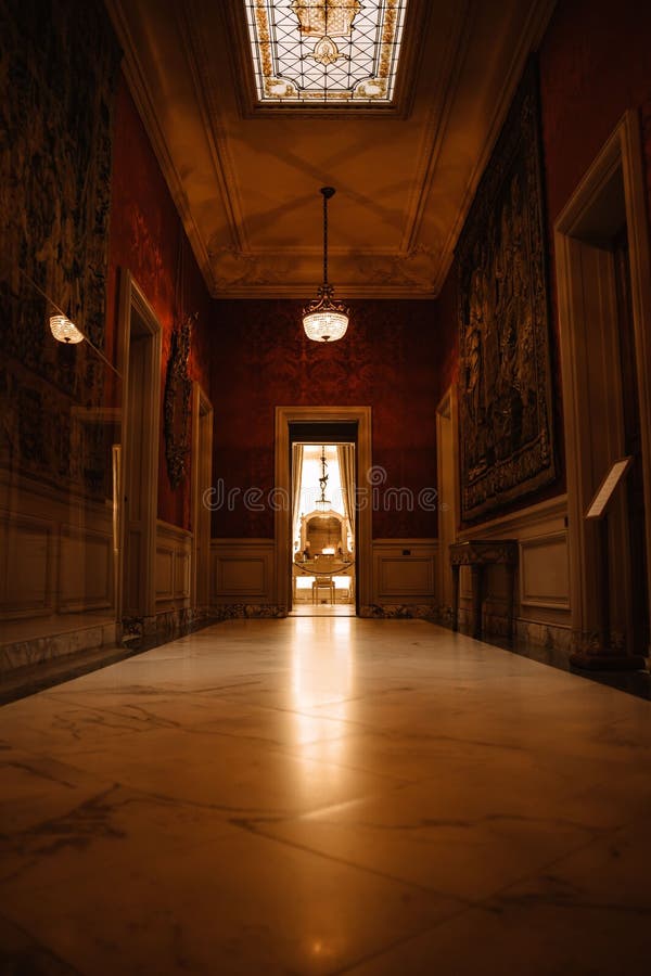 Modern Hallway with a Small Entranceway, Providing a View of a Spacious ...