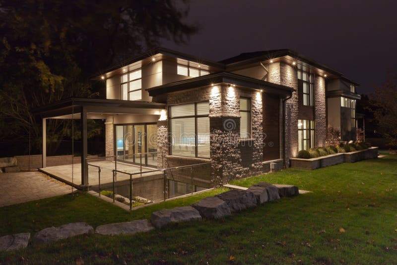 Modern House stock photo. Image of fashionable, outdoor - 67659586