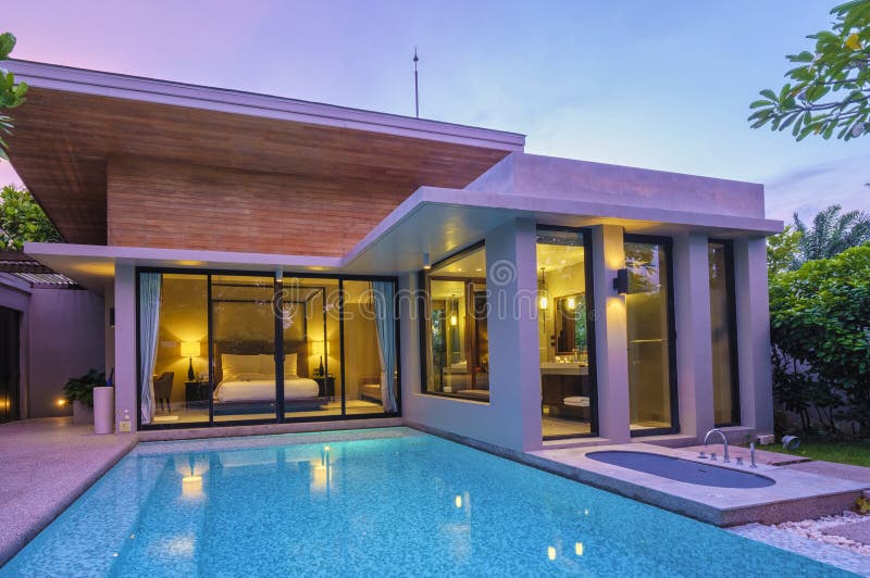 Modern House with a Swimming Pool, Modern Pool Villa at the Beach Stock ...