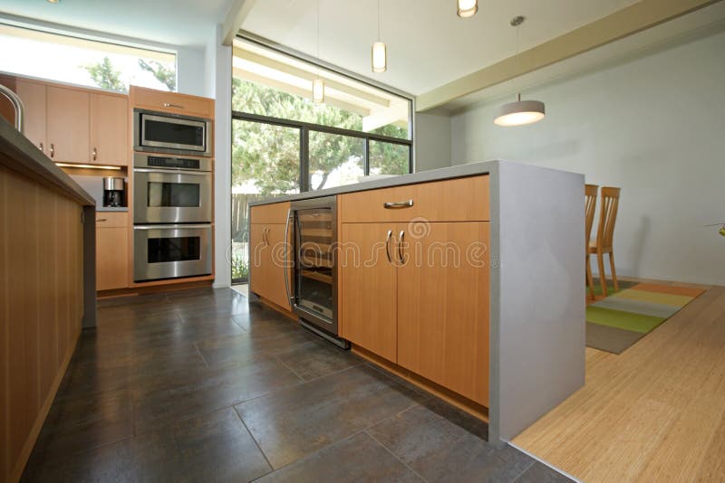 Kitchen Free Stock Photos & Pictures, Kitchen Royalty-Free and Public ...