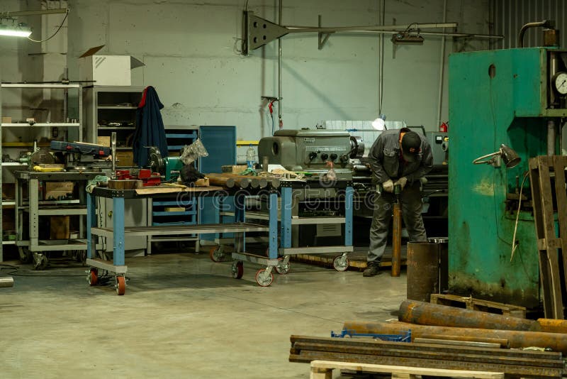 Modern Metal Cutting Plant Iron Processing Equipment Editorial Photo ...