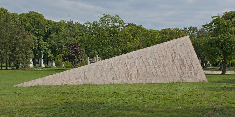 Modern Monument in Kerepesi Cemetery, Budapest Editorial Image - Image ...