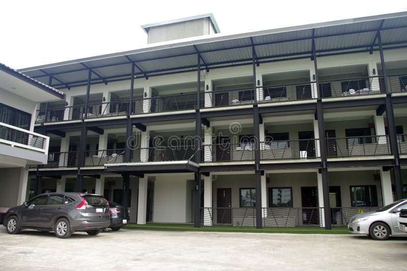 Modern motel architecture stock photo. Image of park - 32850930