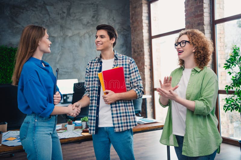 Group of Coworking Professionals Exchanging Ideas and Collaborating in ...