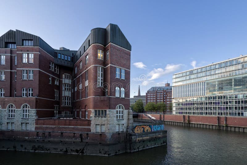 Modern and Old Architecture Stock Image - Image of urban, architekture ...