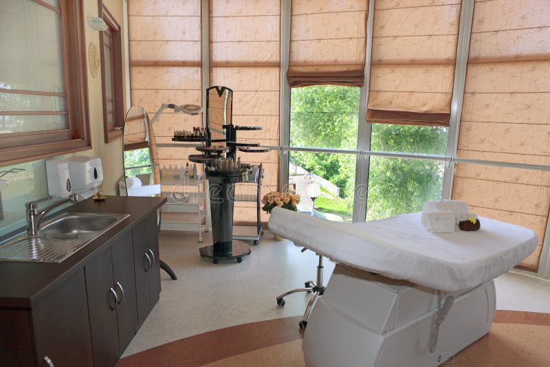 Modern operating theatre stock photo. Image of light, equipment - 5166204