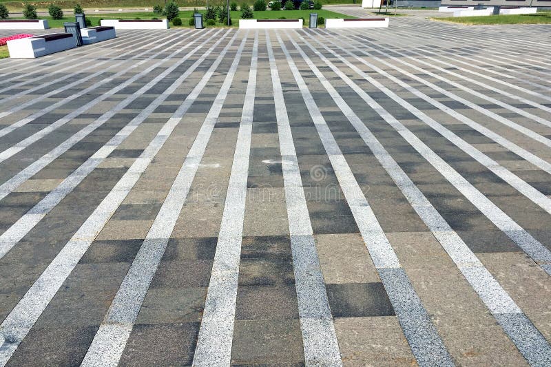 Modern Pavement in Diminishing Perspective. Urban Environment Stock ...