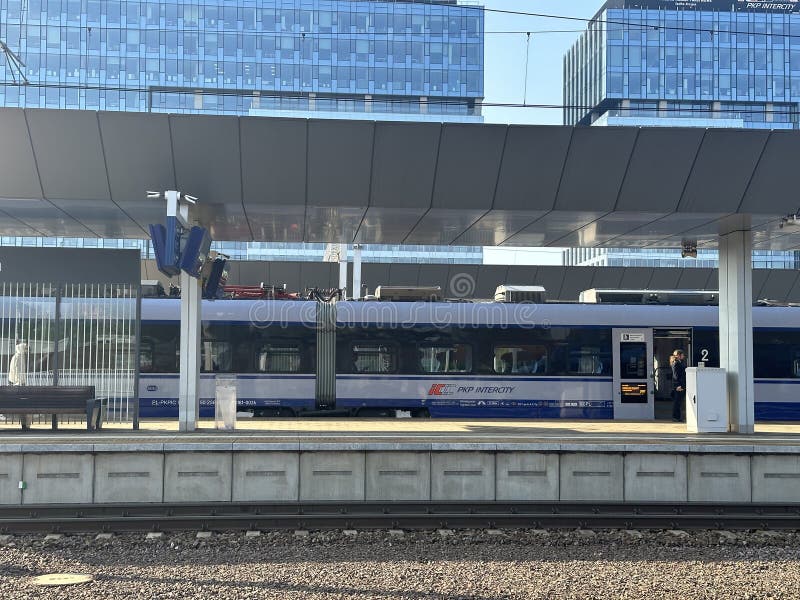 Modern Train at a Sleek Urban Station Platform, Showcasing Contemporary ...