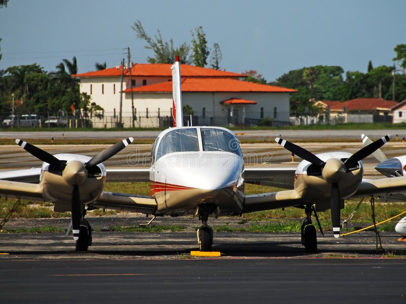 Modern Twin Engine Turboprop Stock Image - Image of plane, propeller ...