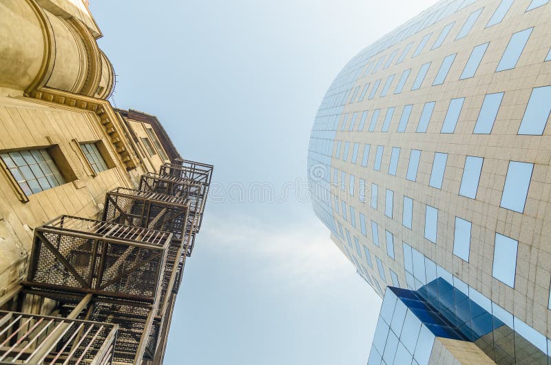 Modern und alt stockfoto. Bild von korporativ, kunst - 27639958