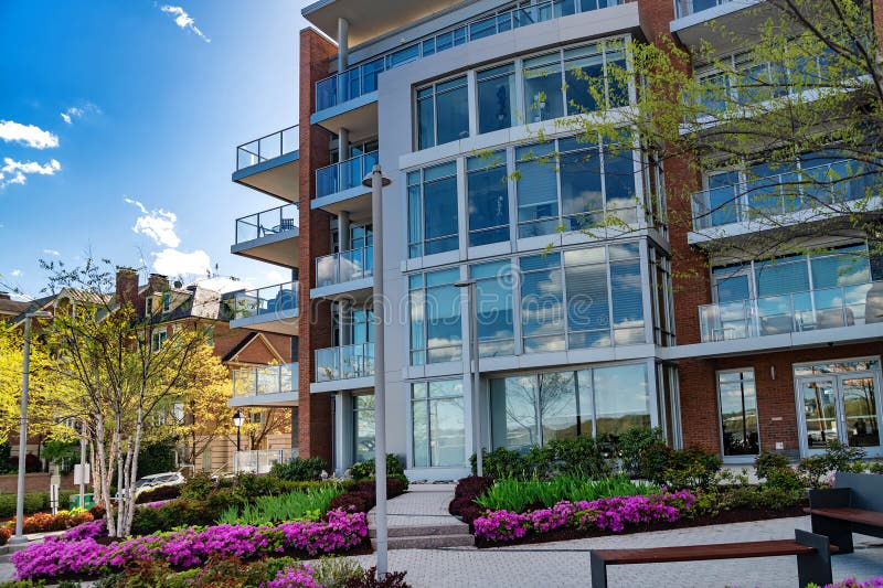 Modern Waterfront Row Homes with Large Windows and Balconies in ...