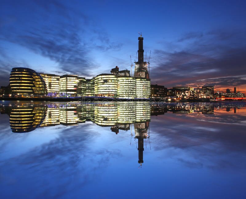 Moderne Cityscape Van Londen Stock Foto - Image of zaken, koninkrijk ...