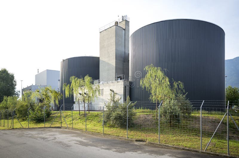 Moderne Geautomatiseerde Fabrieksinstallatie Stock Foto - Afbeelding ...