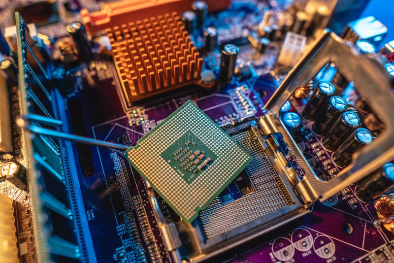 Moderne Processor CPU Op Het Moederbord Van De Computer Concept Van ...