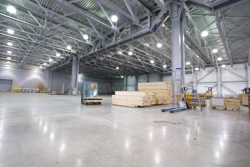 Modernes Lagerhaus stockbild. Bild von industrie, leer - 24978217