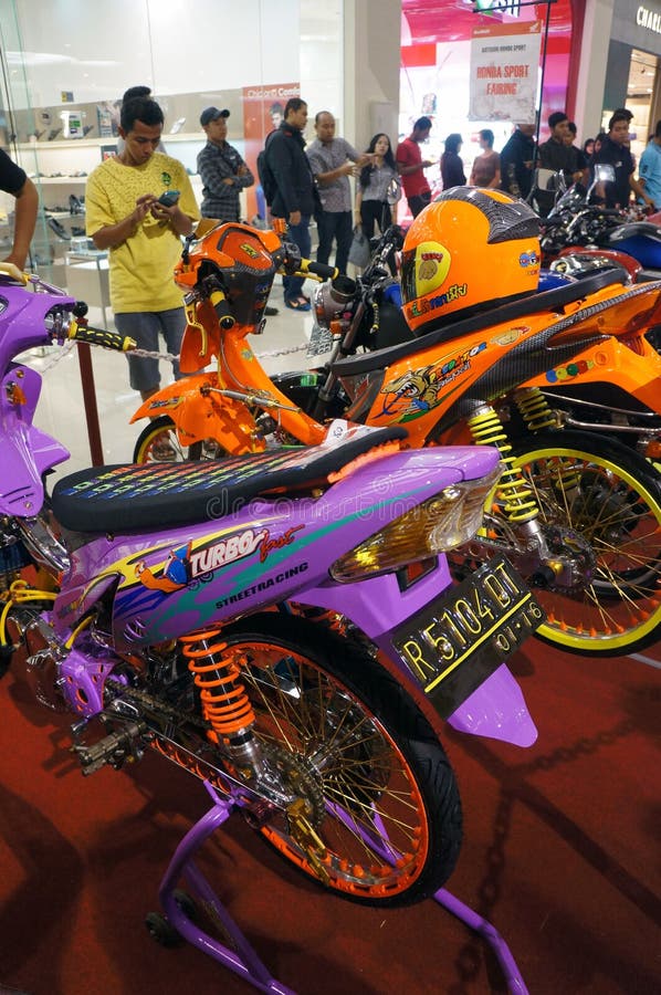 Modified motorcycles editorial stock image. Image of mall - 66893229