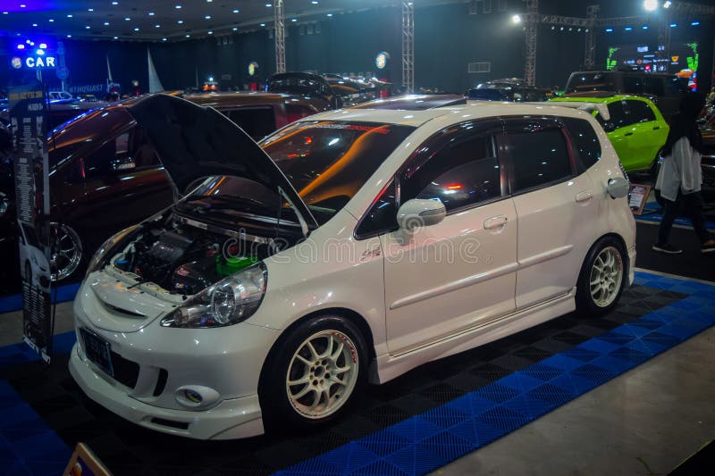 Modified White Honda Jazz or Honda Fit in Car Modification Show ...