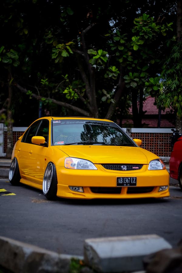 Modified yellow Audi A4 B8 editorial image. Image of team - 273657065