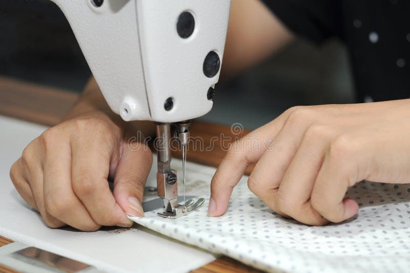 Modista trabajando imagen de archivo. Imagen de housewife - 27105471