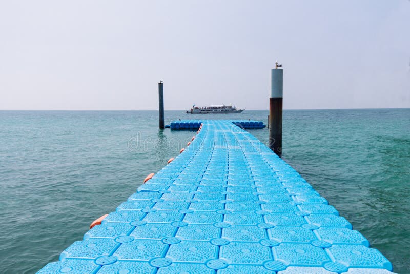 Modular Floating Dock on the Sea Stock Image - Image of docking, water ...