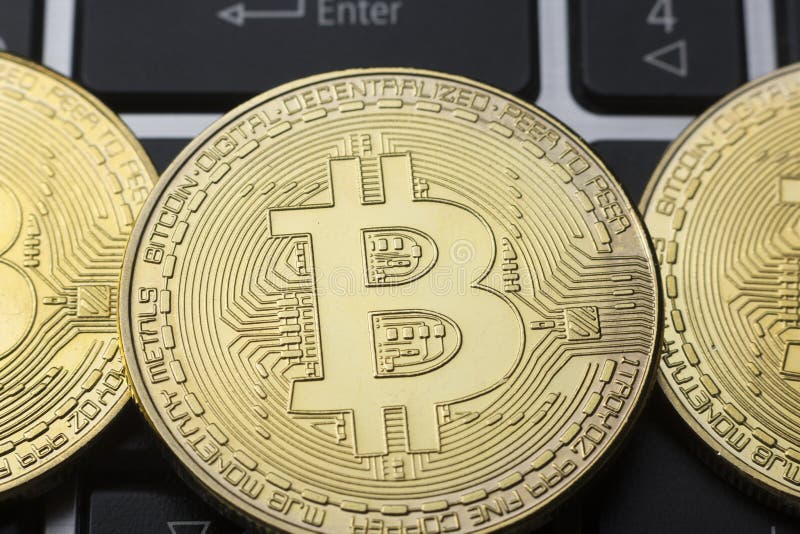 Moeda De Ouro De Bitcoin Conceito De Cryptocurrency Fundo Virtual Da ... Moeda De Ouro De Bitcoin Conceito De Cryptocurrency Fundo Virtual Da ...