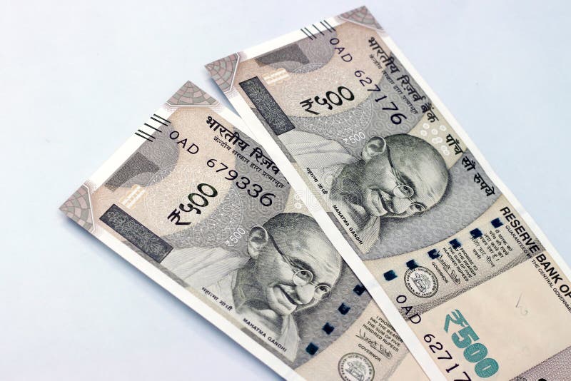 A Moeda Indiana Nova De Notas De 2000 E 500 Rupias No Dinheiro Franze ...