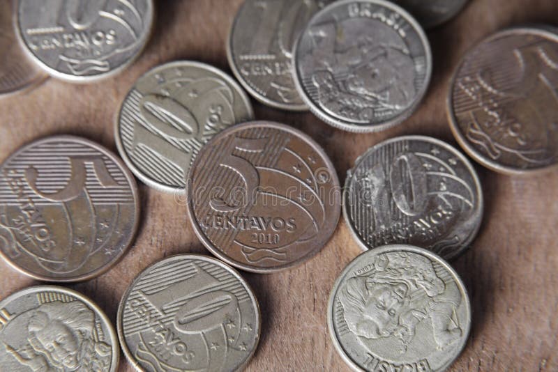 Moeda real do brasil foto de stock. Imagem de centavo - 219218726