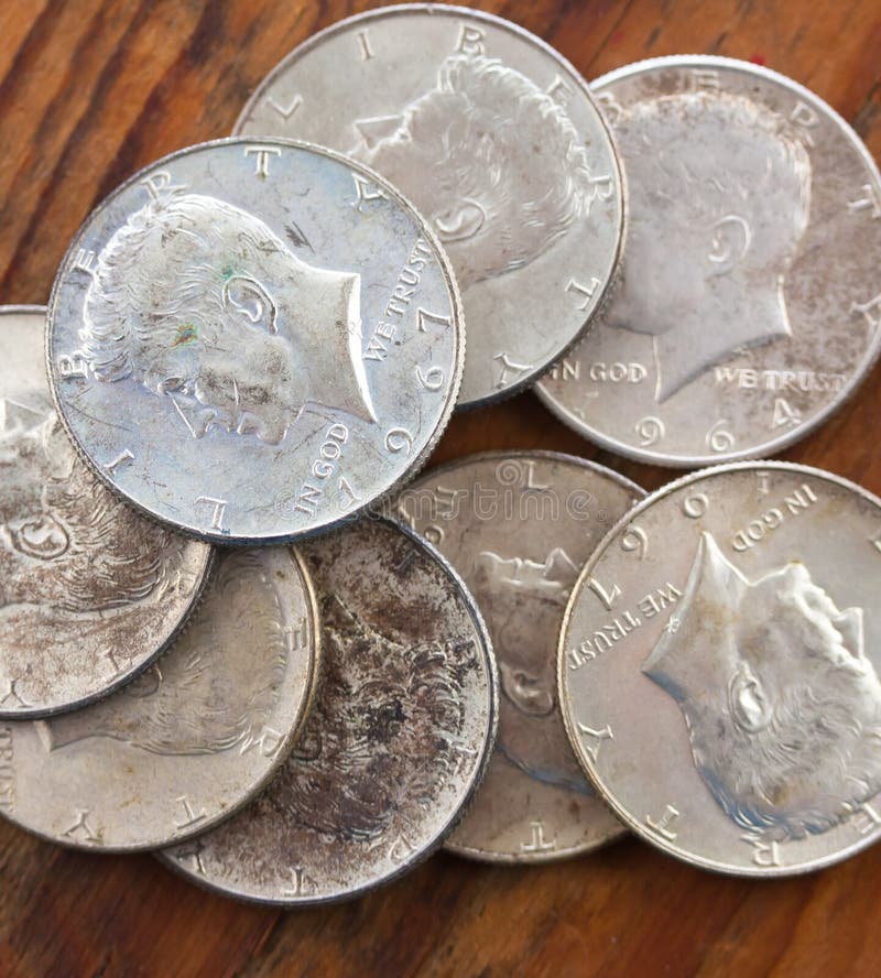 Moedas de prata imagem de stock. Imagem de moeda, metal - 25329699