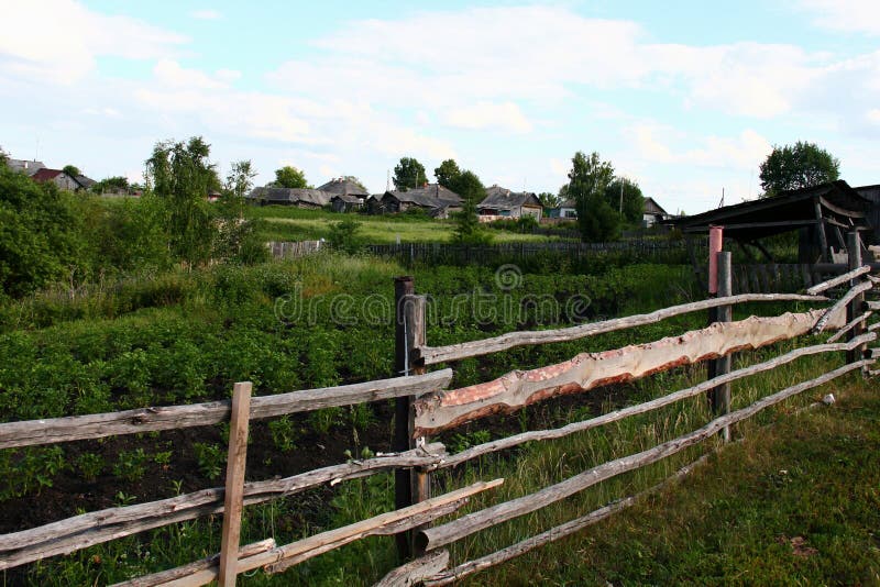 Moestuin stock foto. Image of omheining, perspectief - 39533976