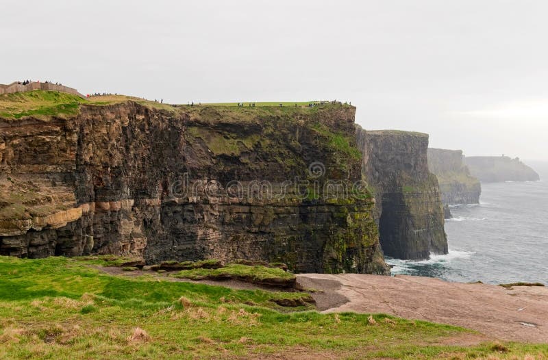 Rotsen van Moher, Ierland stock foto. Image of stormachtig - 30663704