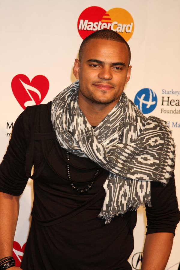 Mohombi editorial photography. Image of angeles, streisand - 38019482