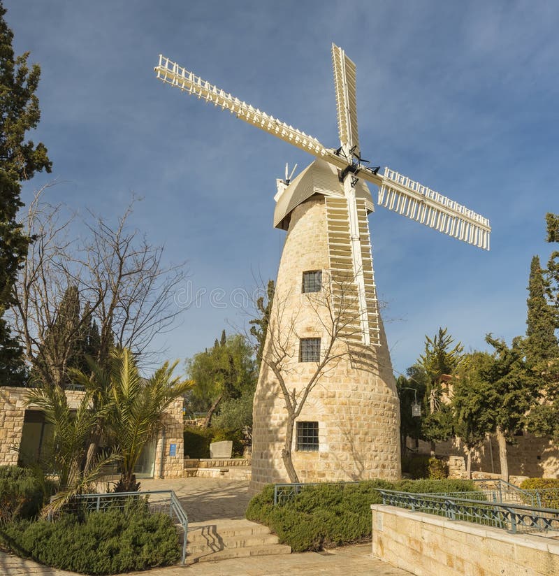 Moinho De Vento De Montefiore, Jerusalem Foto de Stock - Imagem de ...