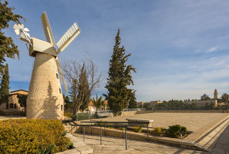 Moinho De Vento De Montefiore, Jerusalem Foto de Stock - Imagem de ...