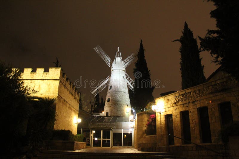Moinho De Vento De Montefiore, Jerusalem Foto de Stock - Imagem de ...