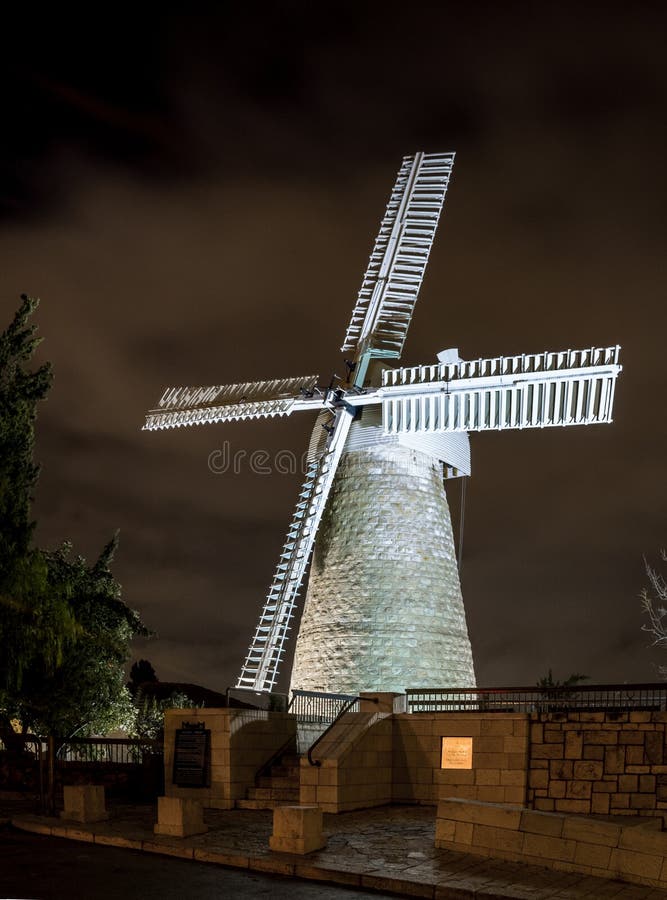 Moinho De Vento De Montefiore, Jerusalem Foto de Stock - Imagem de ...