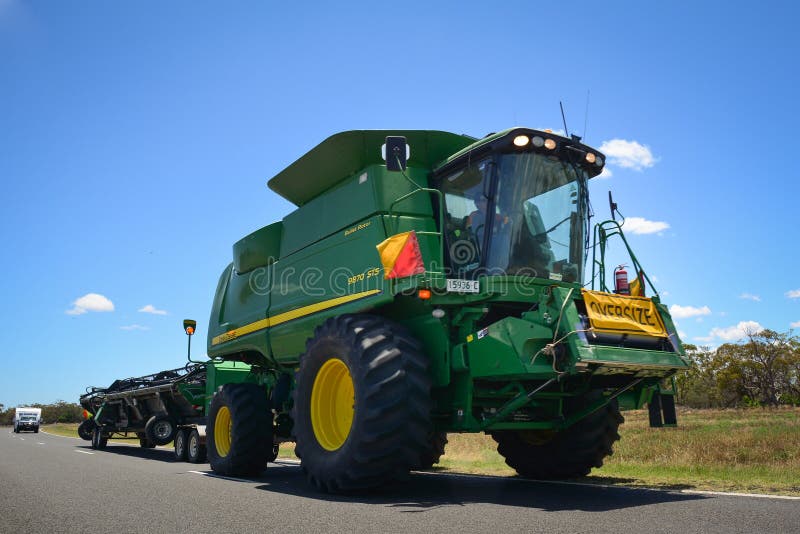 Moissonneuse photo éditorial. Image du australie, surdimensionné - 64654526