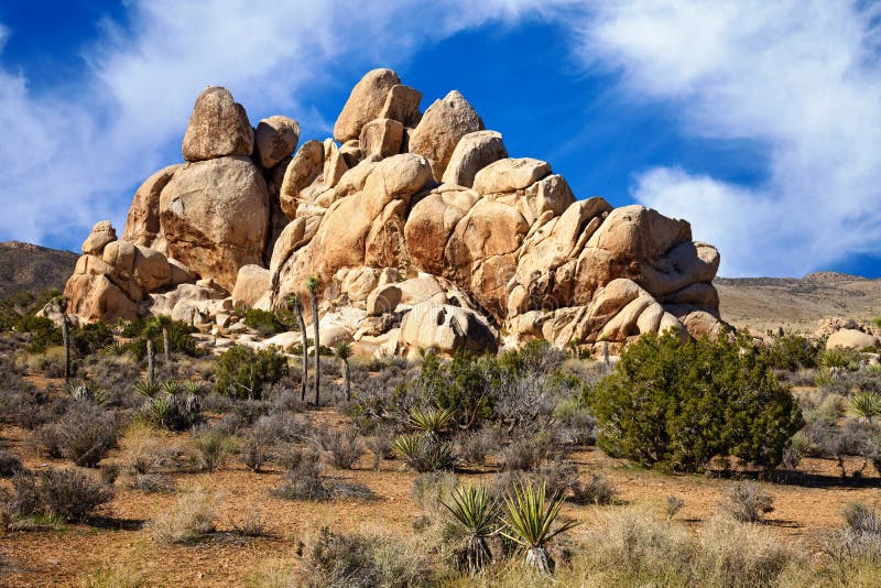 Mojave Desert Rock Formations Stock Image - Image of beautiful, plant ...