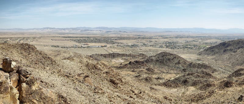 Mojavewoestijn Van Inspiratiepunt Stock Foto - Image of geologie ...