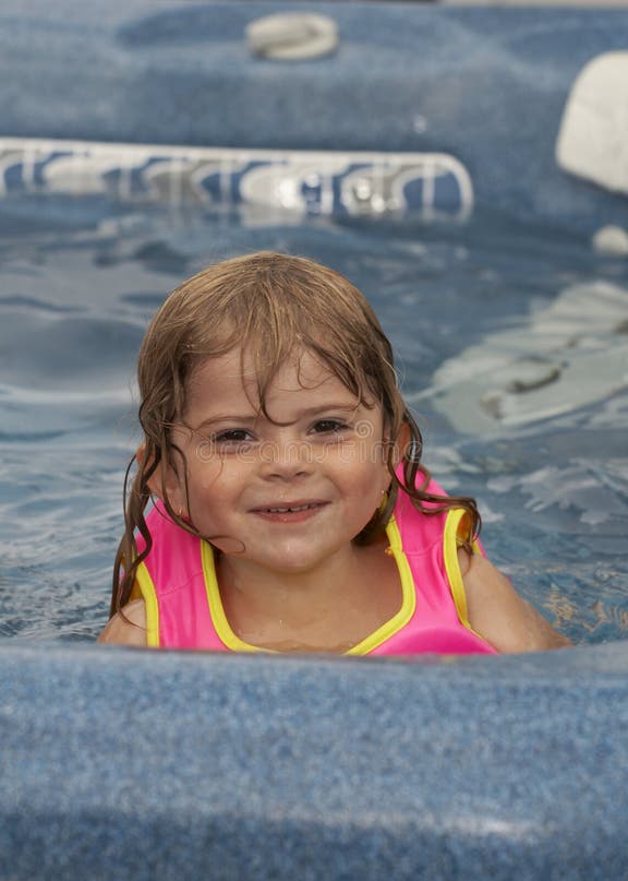 Moje la sonrisa foto de archivo. Imagen de adorable, nadada - 2414992