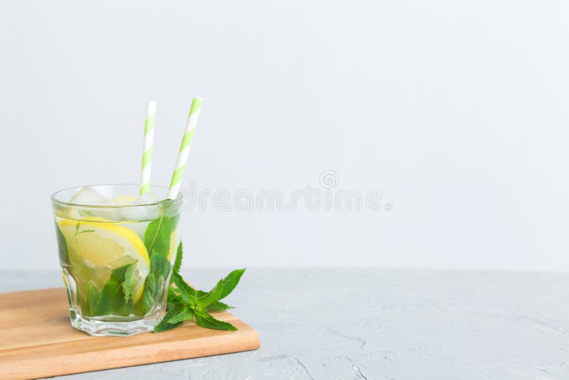 Mojito Cocktail. Refreshing Mojito Cocktail with Lime, Lemon and Mint ...
