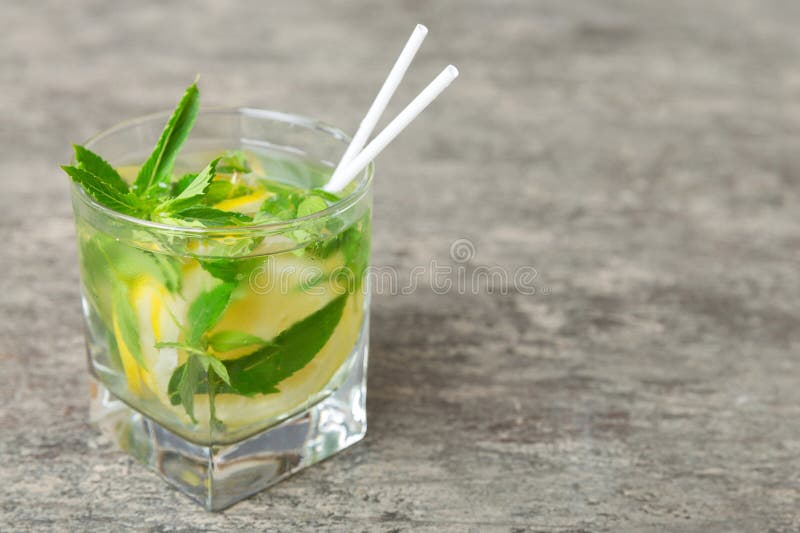 Mojito Cocktail. Refreshing Mojito Cocktail with Lime, Lemon and Mint ...