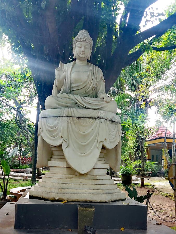 Maha Vihara Mojopahit in Trowulan, Mojokerto, East Java Indonesia ...