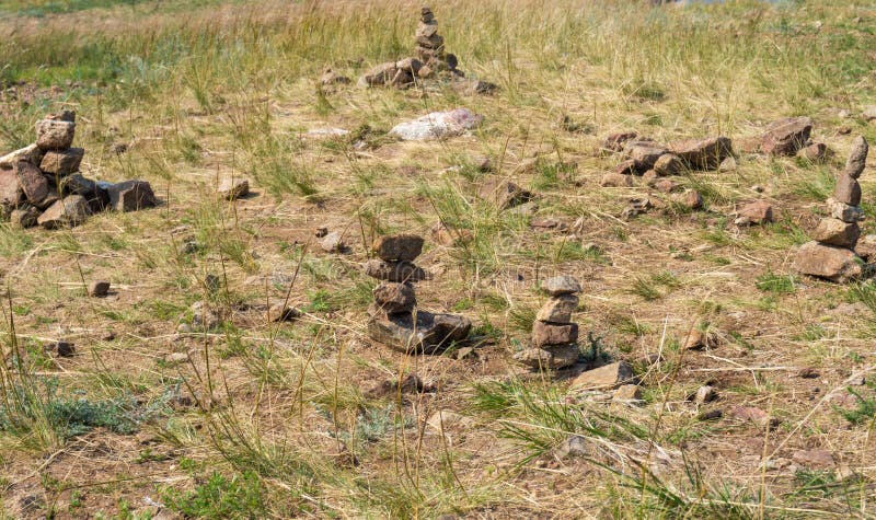 Mojones en la estepa foto de archivo. Imagen de escénico - 153140644