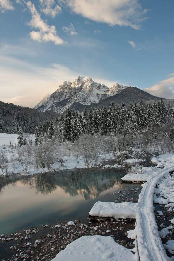 Mola do rio Sava Dolinka imagem de stock. Imagem de alpes - 22205117