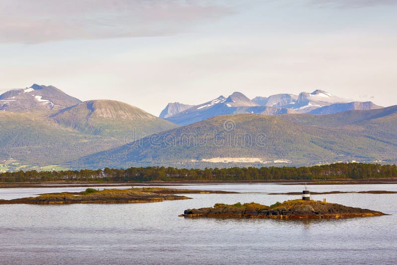 Molde, Noruega imagen de archivo. Imagen de recorrido - 157089549