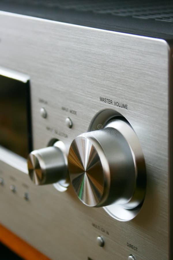Molette de volume image stock. Image du récepteur, stéréo - 18431533