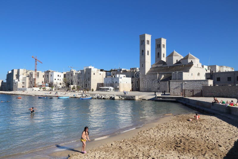 Molfetta, Italia foto de archivo editorial. Imagen de europa - 123990963