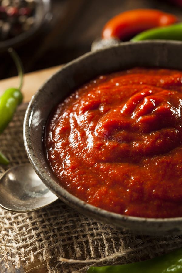 Molho Vermelho Picante Quente De Sriracha Foto de Stock - Imagem de ...